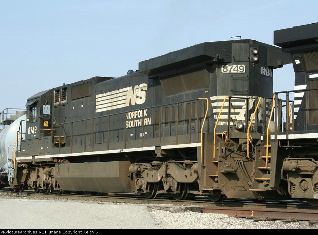 NS 8749